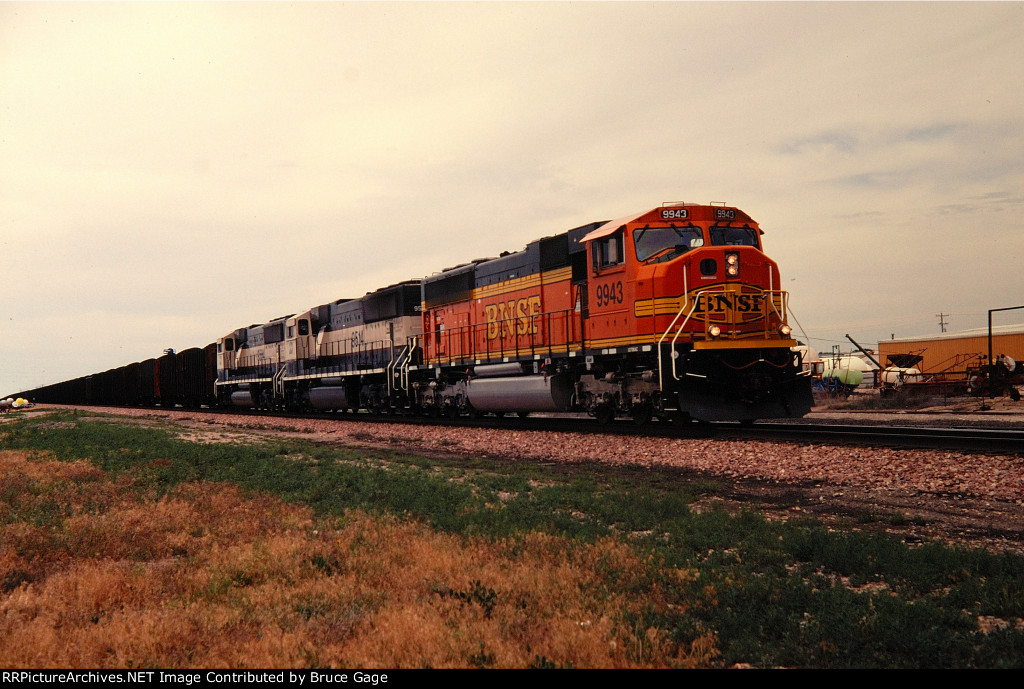 BNSF 9943